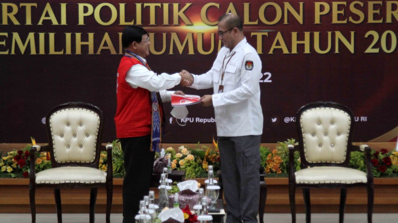 Partai Keadilan dan Persatuan Daftar Calon Peserta Pemilu - Vlix.id