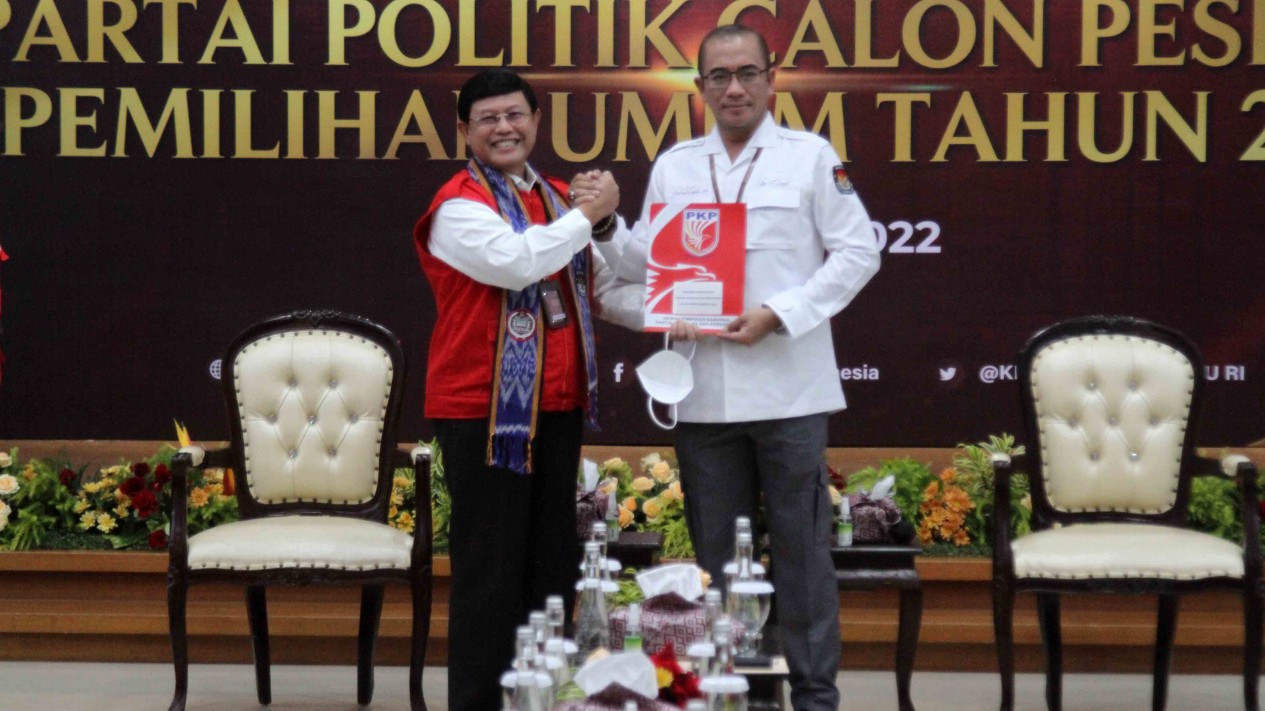 Partai Keadilan dan Persatuan Daftar Calon Peserta Pemilu - Vlix.id