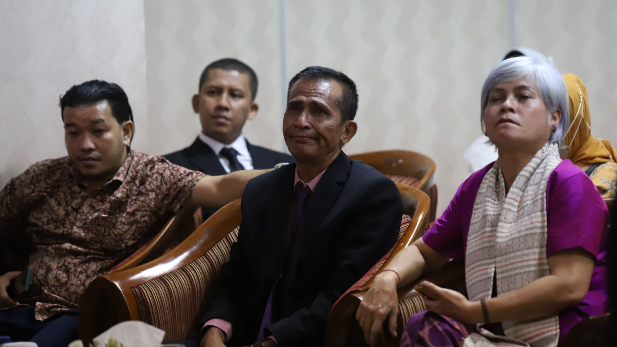 Momen Haru Wisuda Brigadir J Wisuda Diwakili Ayahnya - Vlix.id Momen Haru Wisuda Brigadir J Wisuda Diwakili Ayahnya - Vlix.id