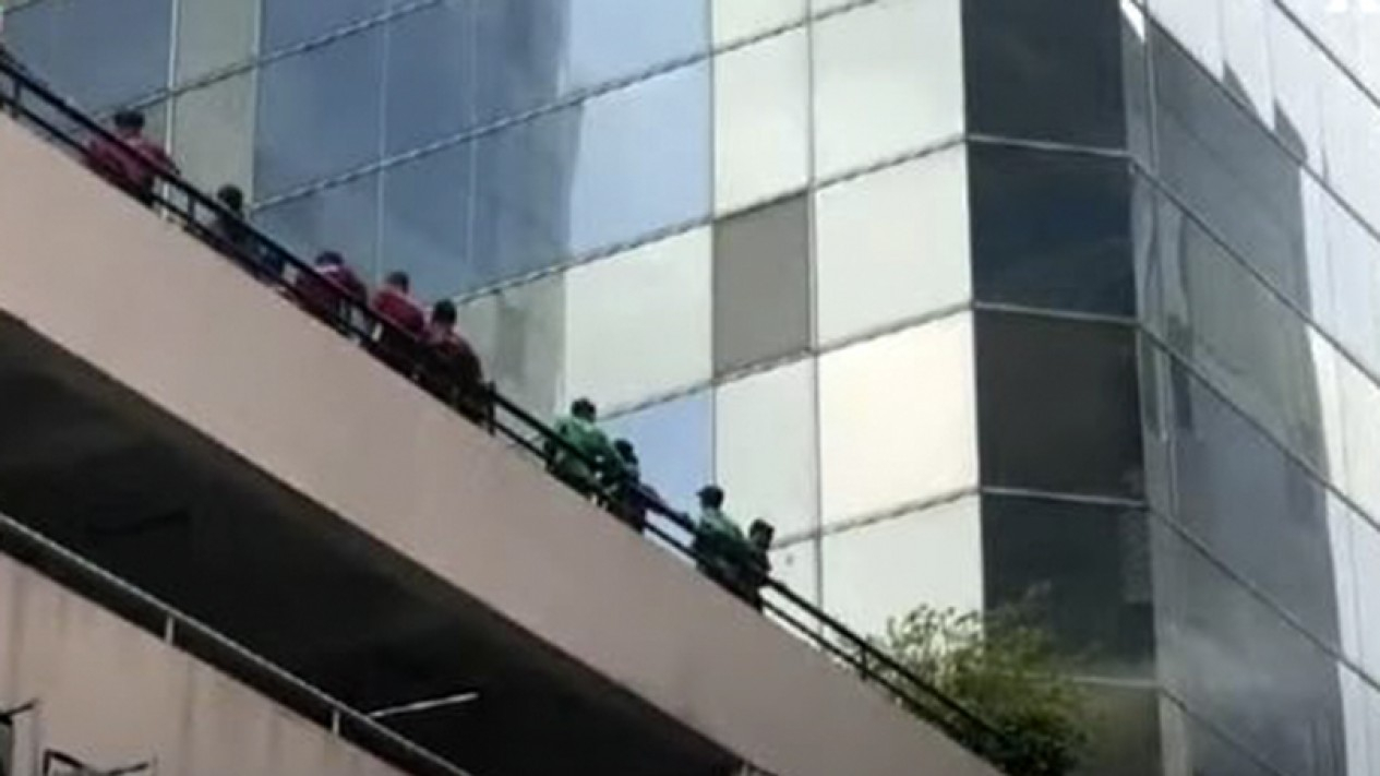 Kebakaran Gedung Kemenkumham - Vlix.id Kebakaran Gedung Kemenkumham - Vlix.id