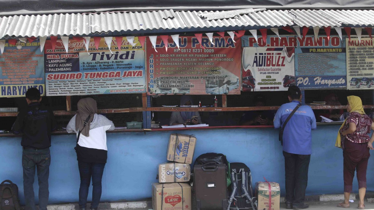 Prediksi Arus Mudik vis Bus di Terminal Laju Lebak Bulus - Vlix.id