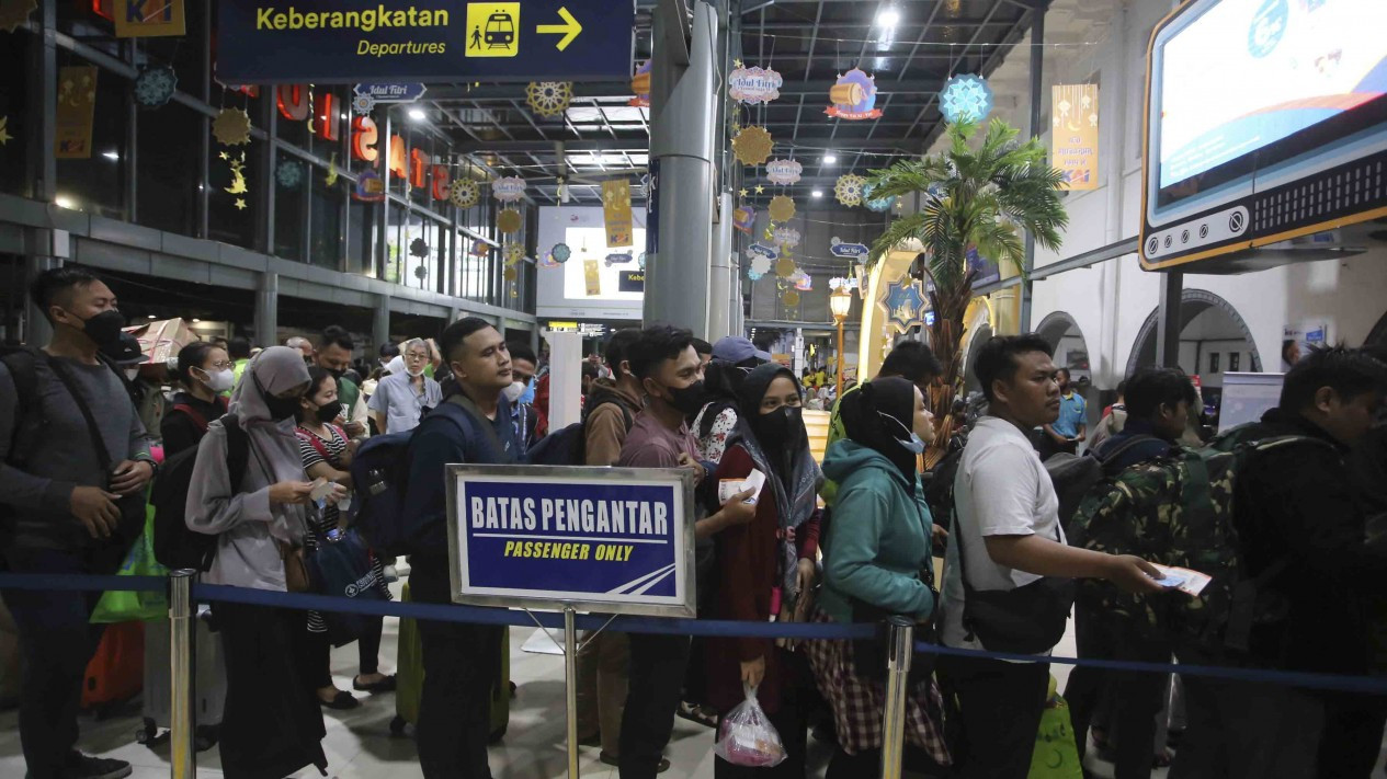 Catat, 19-21 April Puncak Arus Mudik di Stasiun Pasar Senen - Vlix.id
