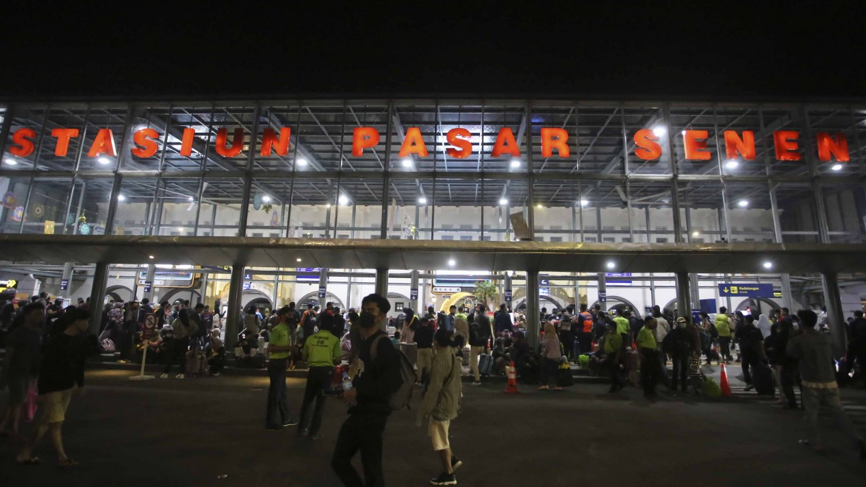 Catat, 19-21 April Puncak Arus Mudik di Stasiun Pasar Senen - Vlix.id