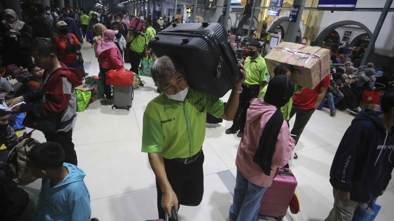 Catat, 19-21 April Puncak Arus Mudik di Stasiun Pasar Senen - Vlix.id