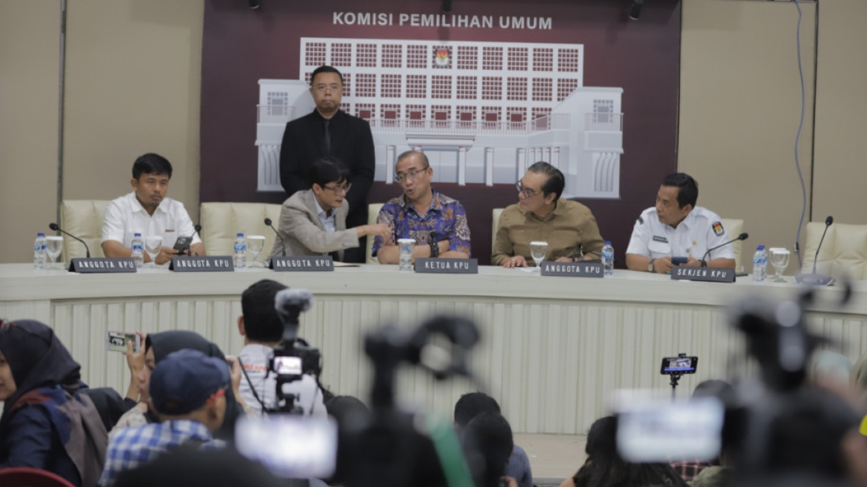 Konferensi Pers Jelang Debat Capres-Cawapres Pemilu 2024 - Vlix.id Konferensi Pers Jelang Debat Capres-Cawapres Pemilu 2024 - Vlix.id