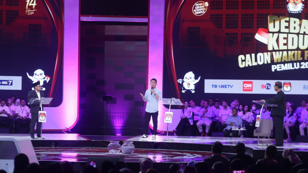 Gaya Gibran Rakabuming Raka di Debat Cawapres Pemilu 2024 - Vlix.id