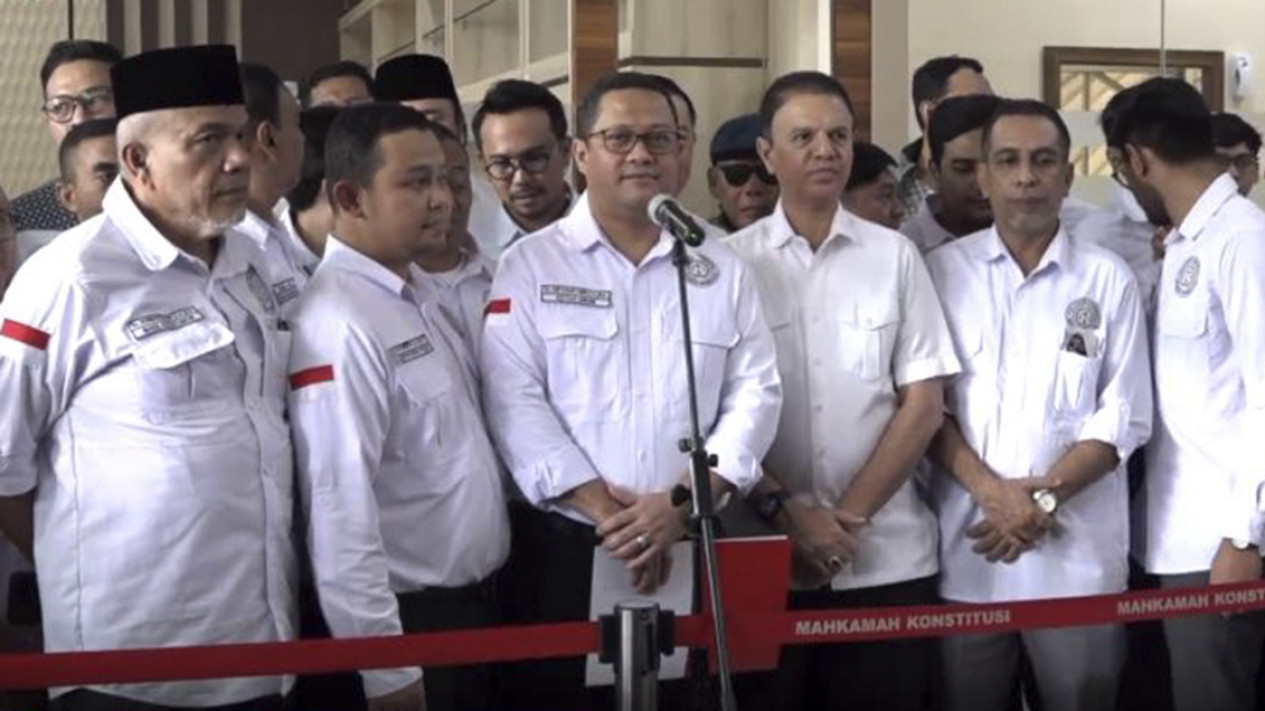 Tim Hukum AMIN Ajukan Gugatan Pembatalan Hasil KPU ke MK - Vlix.id