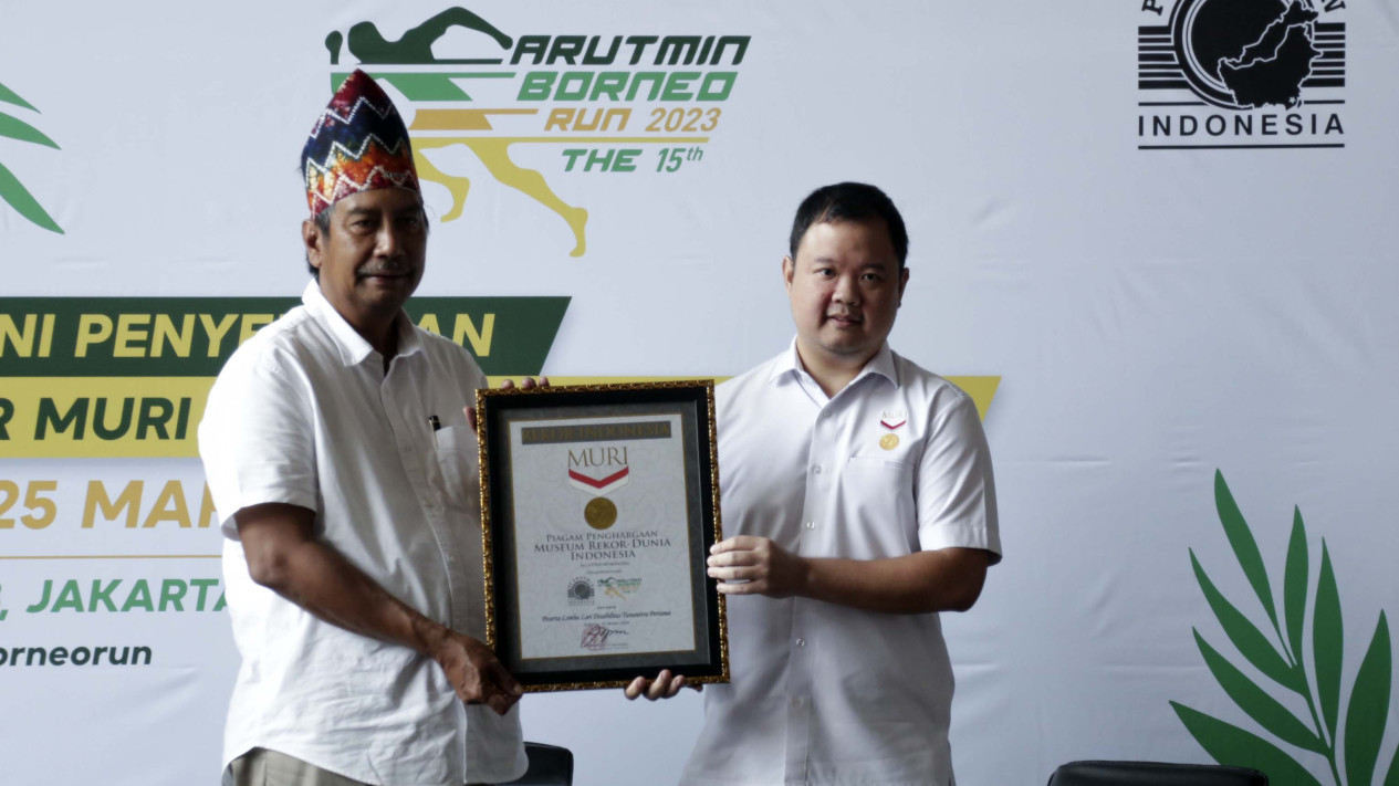 Anak Usaha BUMI, Arutmin Terima MURI di Arutmin Borneo Run - Vlix.id