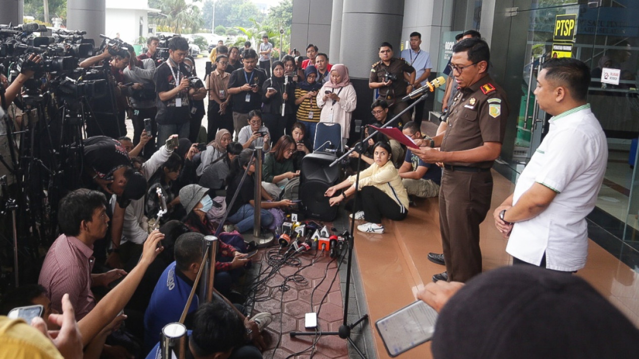 Pelimpahan Perkara Korupsi Timah di Kejari Jakarta Selatan - Vlix.id Pelimpahan Perkara Korupsi Timah di Kejari Jakarta Selatan - Vlix.id