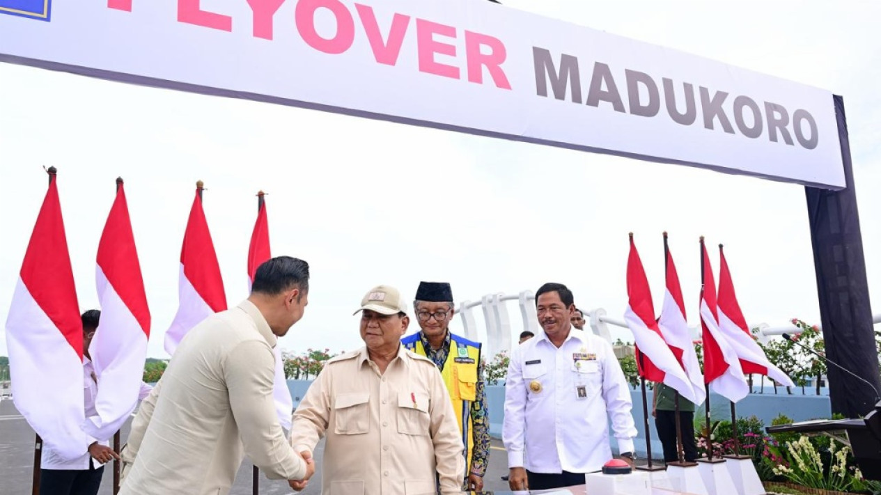 Presiden Prabowo Resmikan Flyover Madukoro - Vlix.id
