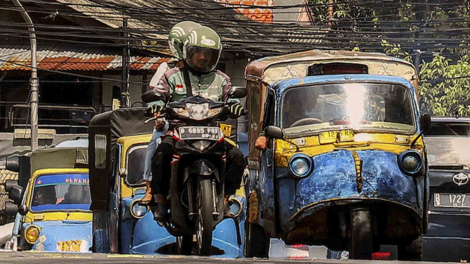 Masih Ada Bemo di Jakarta - Vlix.id