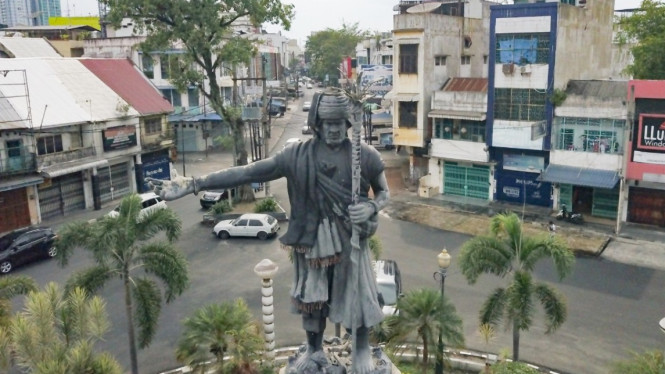 Mengenal Tugu Guru Patimpus, Tokoh Pendiri Kota Medan - Vlix.id