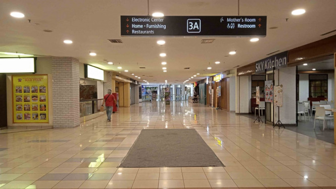 Penampakan Plaza Semanggi yang Sepi Pengunjung - Vlix.id