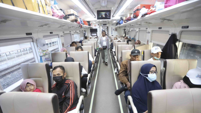 Kenaikan Pemudik Kereta Api, Tingkat Okupansi 96% - Vlix.id