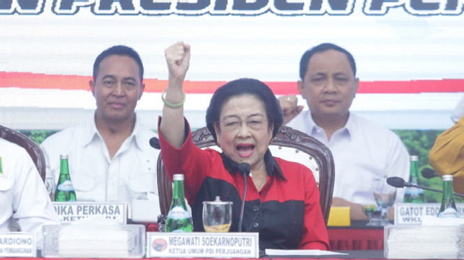 Megawati Soekarnoputri Umumkan Cawapres Ganjar Pranowo - Vlix.id Megawati Soekarnoputri Umumkan Cawapres Ganjar Pranowo - Vlix.id