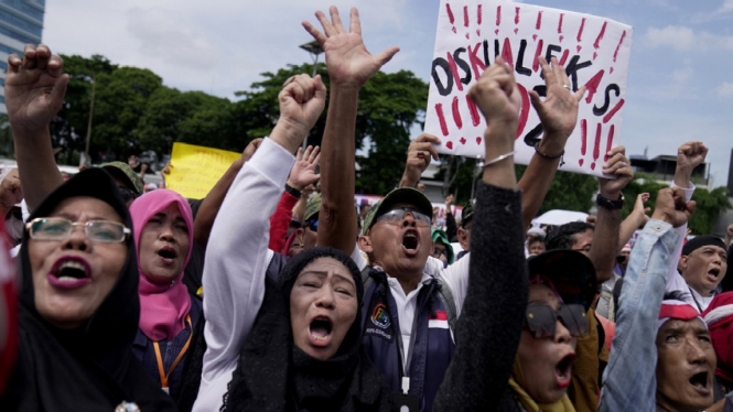 Aksi Demo di Depan DPR Tolak Kecurangan Pemilu - Vlix.id Aksi Demo di Depan DPR Tolak Kecurangan Pemilu - Vlix.id