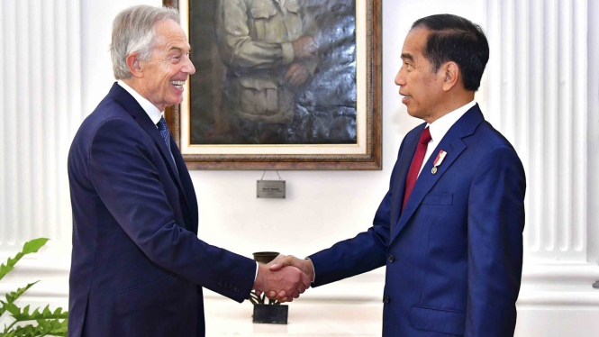 Mantan PM Inggris Tony Blair Bertemu Presiden Jokowi - Vlix.id Mantan PM Inggris Tony Blair Bertemu Presiden Jokowi - Vlix.id